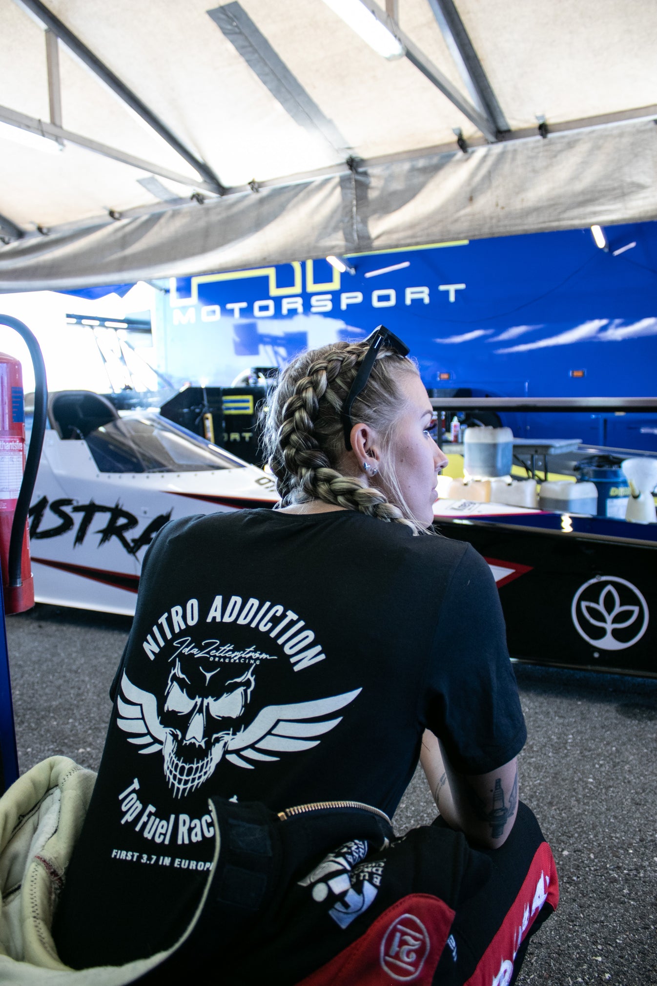 Ida Zetterström NITRO Addiction T-shirt – Ida Zetterström Dragracing Store